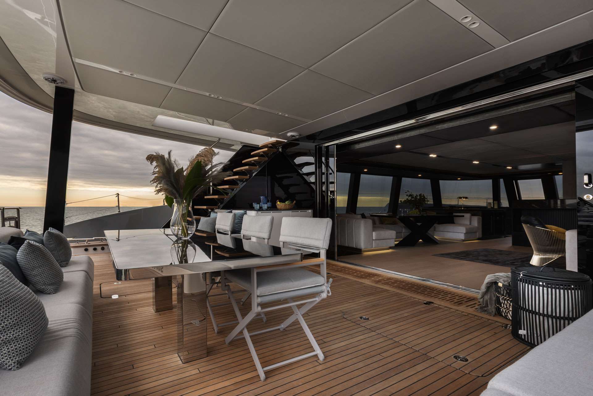 Yacht XMOTION, Sunreef | CHARTERWORLD Luxury Superyacht Charters